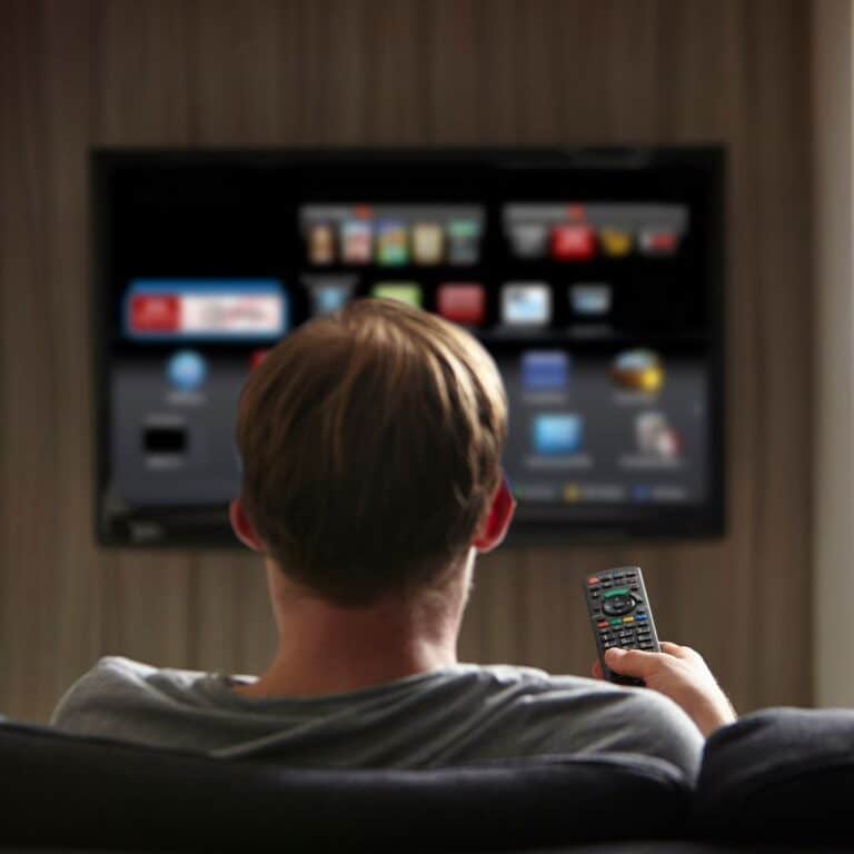 How a Media Fast can Benefit your Health | Paleo Leap