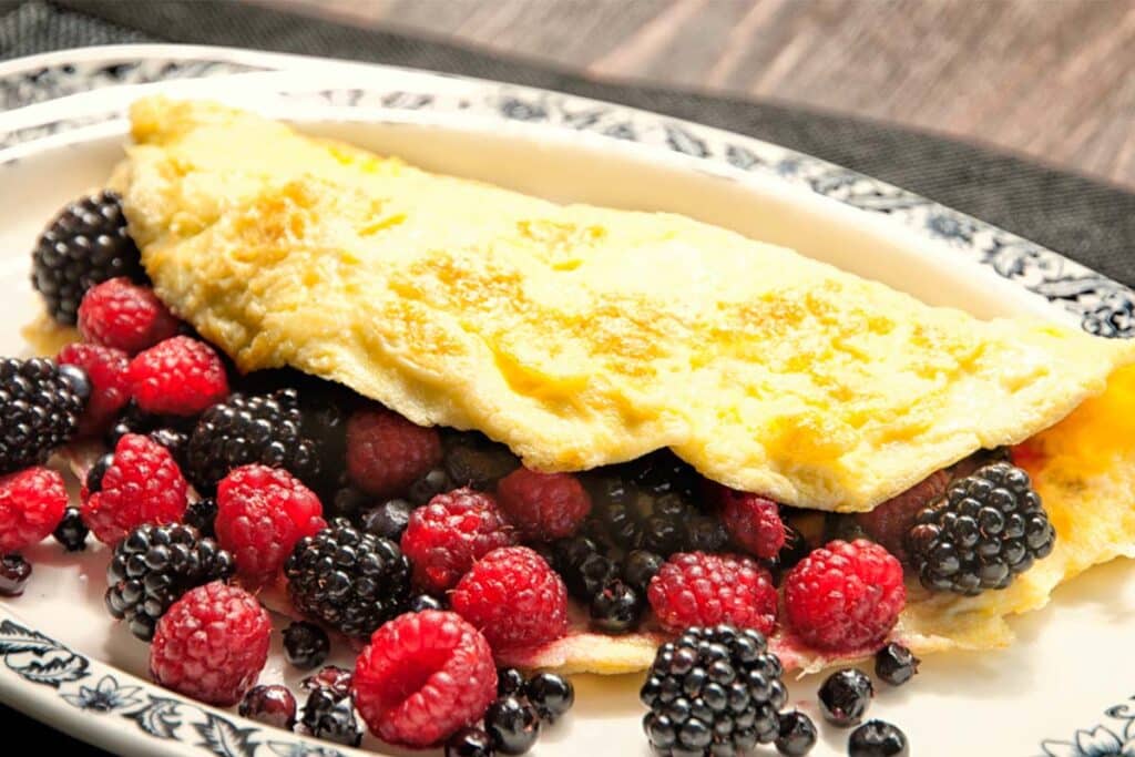 Berry Omelet | Paleo Leap